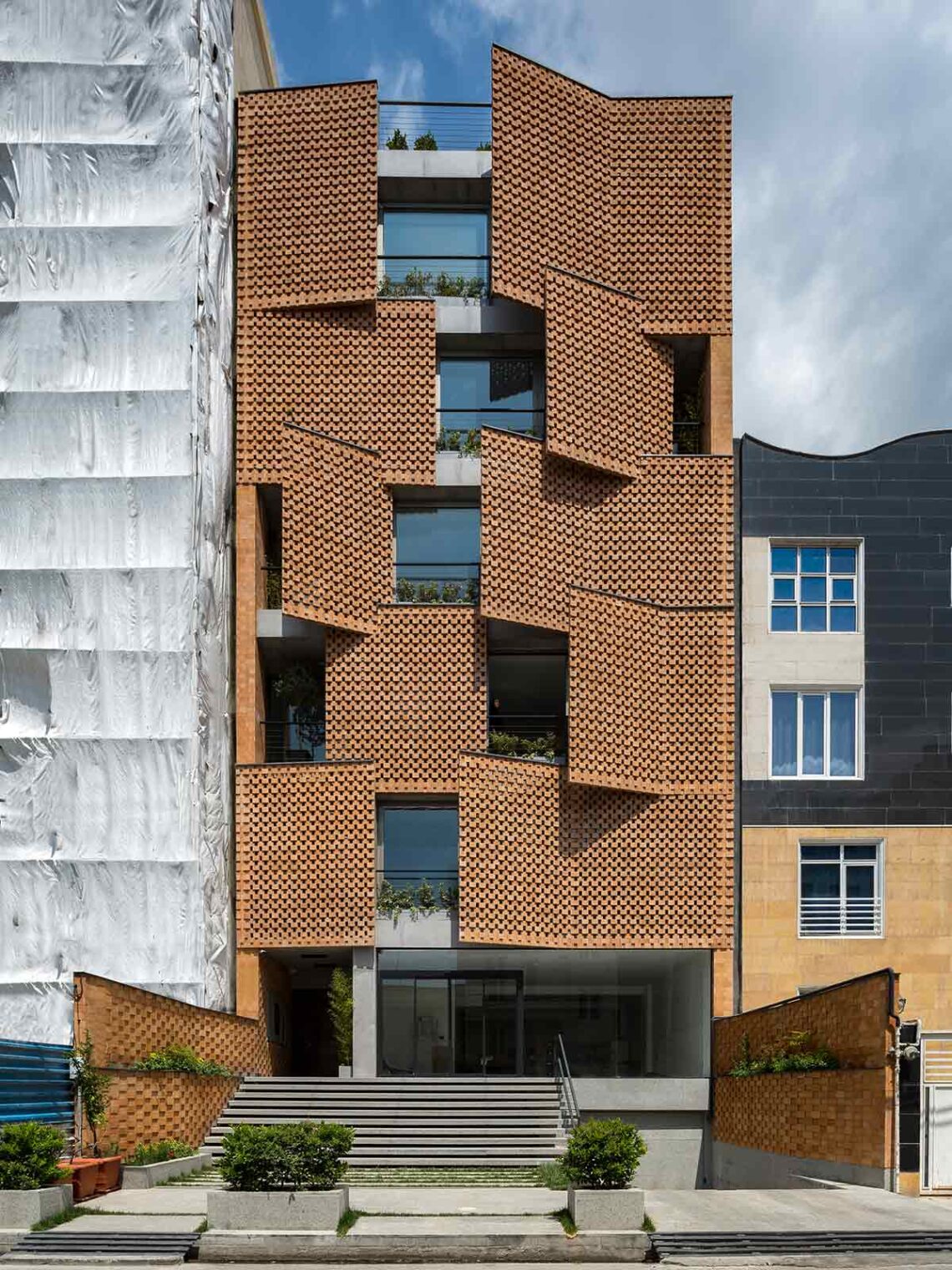 Brick by brick: Houses made of bricks - FACES Magazin